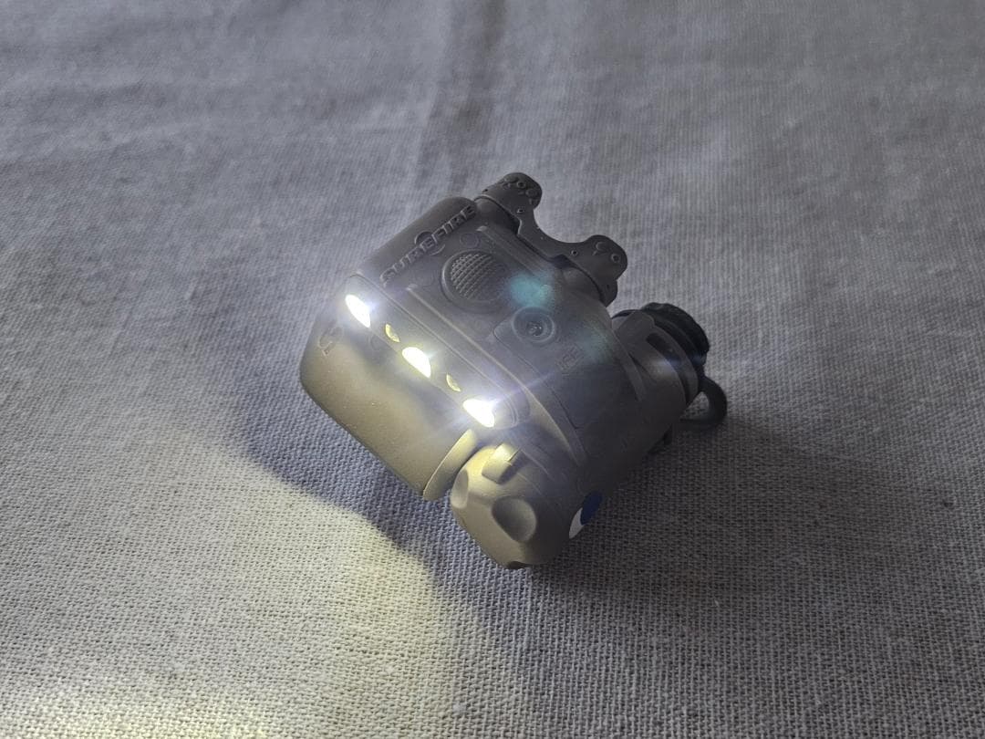 [中古]　米軍実物　SUREFIRE HELMET LIGHT HL1-B-TN