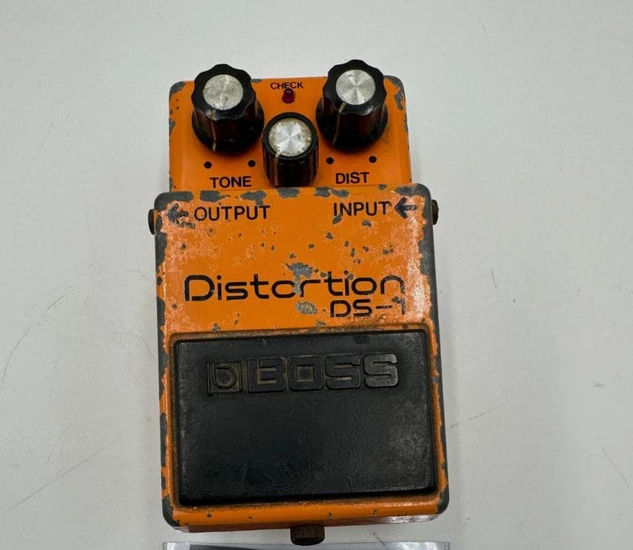 BOSS Distortion DS-1 ギターエフェクター 銀ネジ