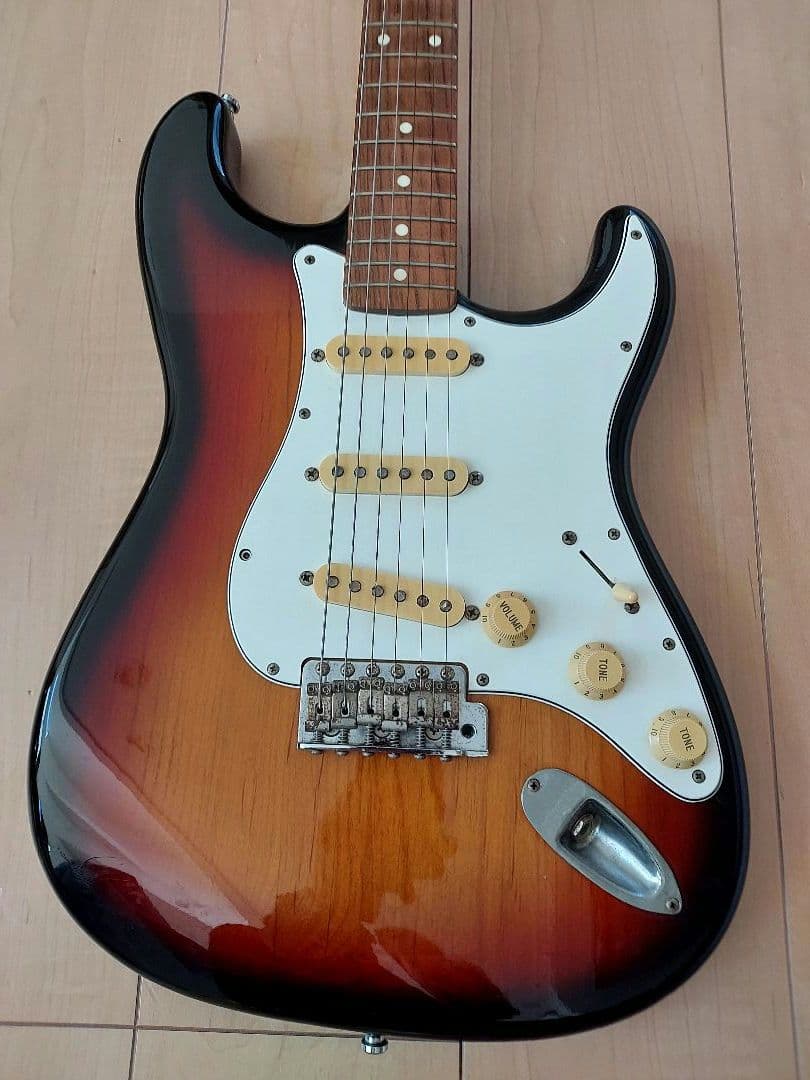 Fender Stratocaster サンバースト