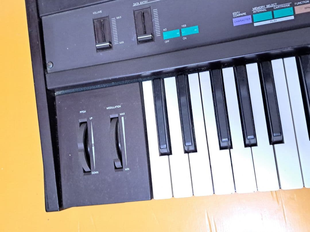 【歴史的名機】YAMAHA DX7 シンセサイザー