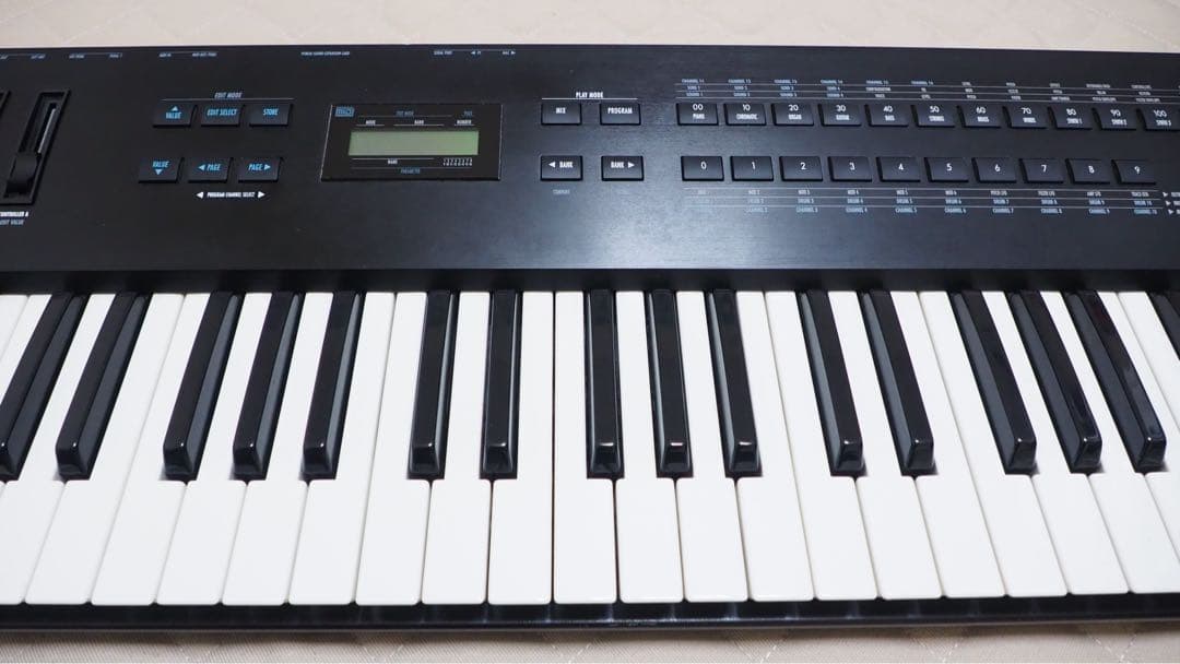 Alesis QS6 シンセサイザー 61鍵　ソフトケース付 ヴィンテージ