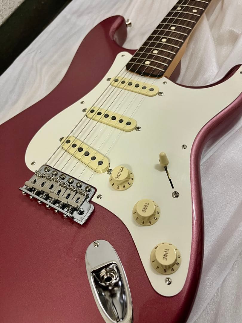 Fender Char Stratocaster Burgundy Chaモデル