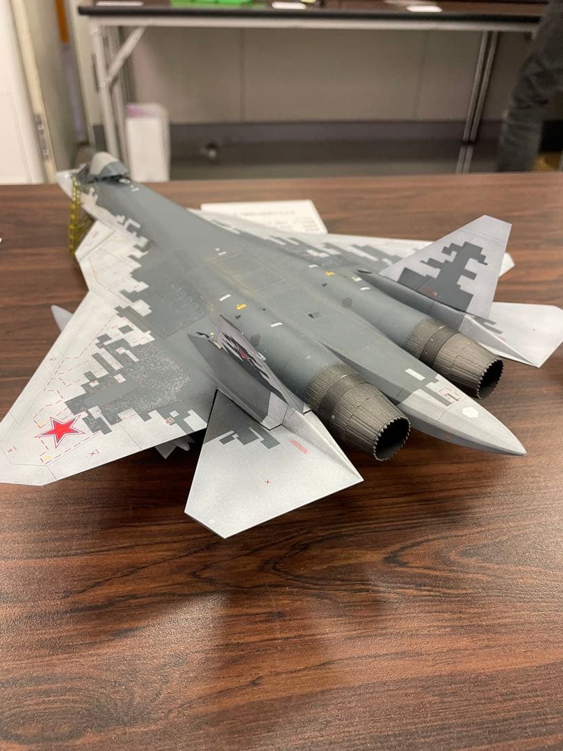 【完成塗装品】1/48 ズベズダ Su-57 フェロン