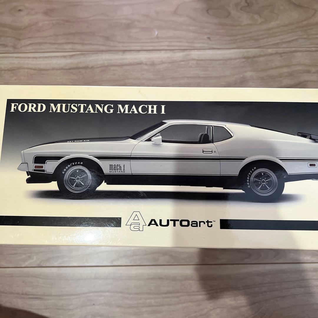 自動車 AUTOart 1971 Ford Mustang Mach I 1:18