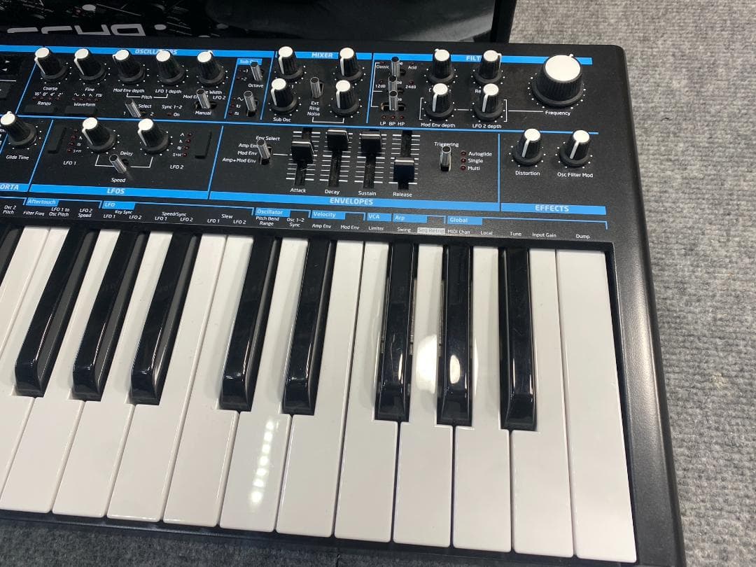 NOVATION BASS STATION 2 アナログ シンセサイザー