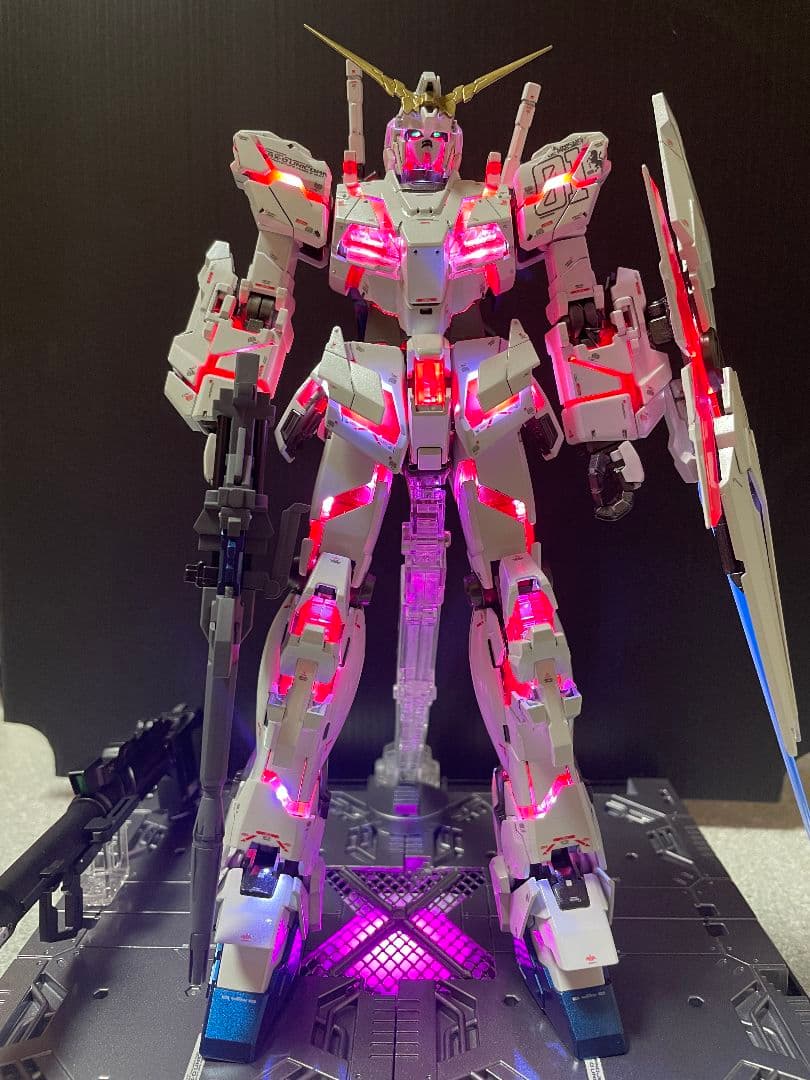 ユニコーンガンダム MG完成品 LEDライトアップ
