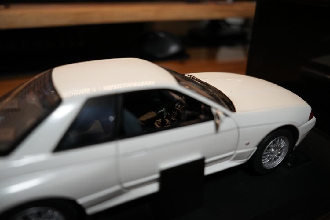 京商 1/18 R32 GT-R スカイライン V-SPEC II