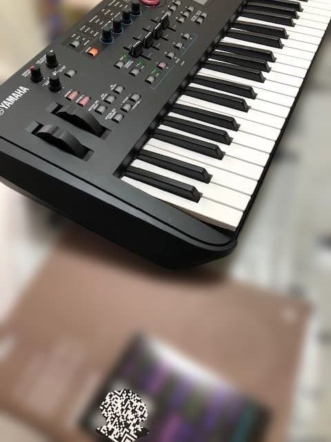 YAMAHA シンセサイザーMODX６＋　６１鍵盤