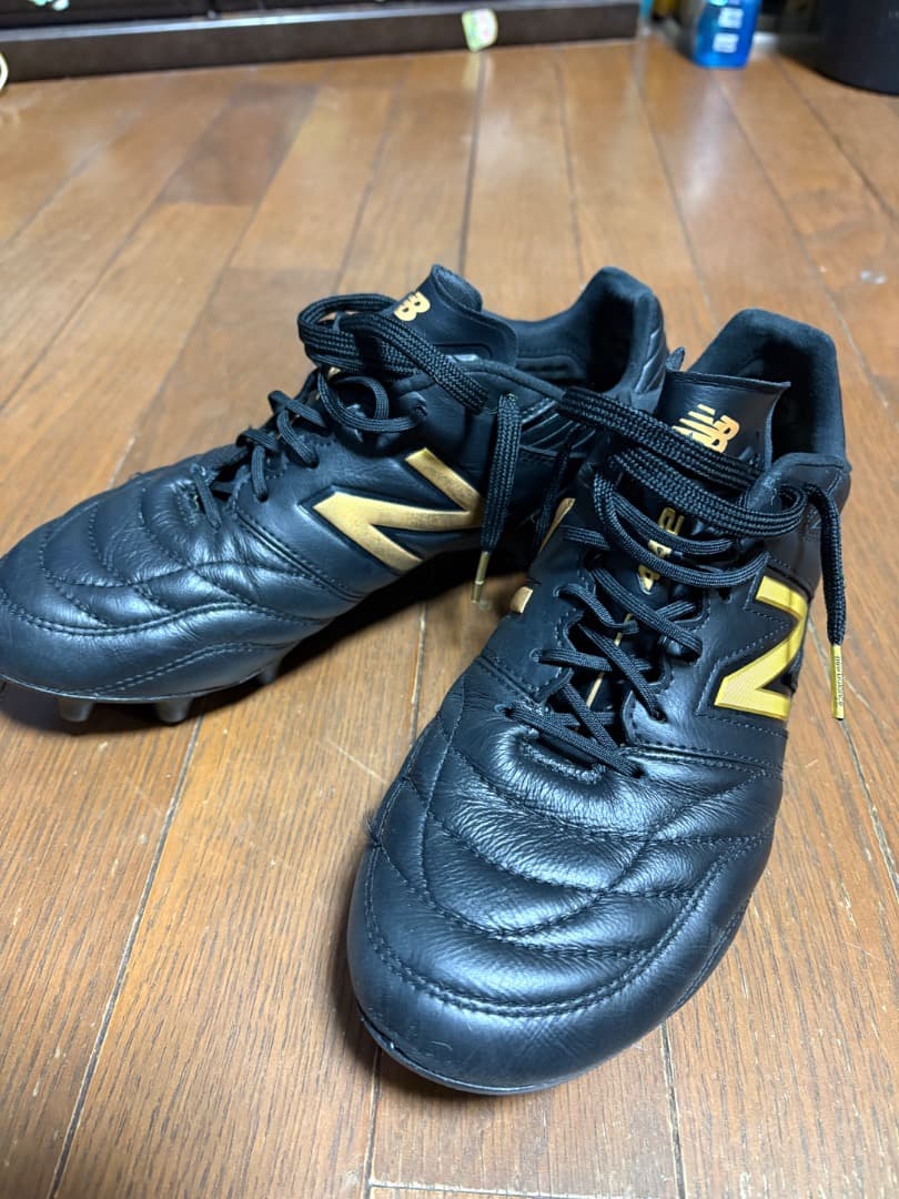 26.5㎝　New Balance サッカースパイク ブラック/ゴールド