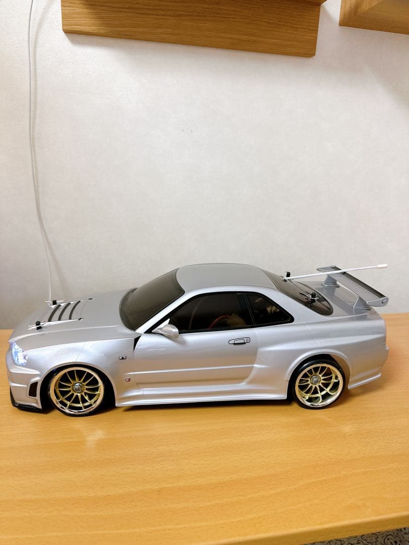 スカイラインR34 GT-R 1/10スケールラジコンカー