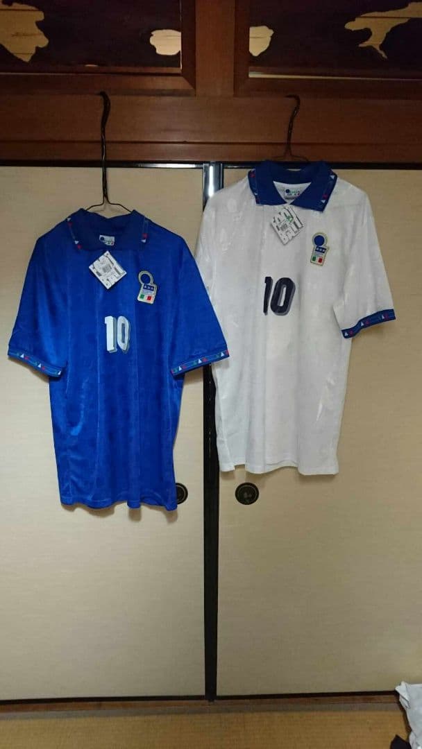 【新品タグ付】バッジオイタリア代表ユニホームホームとアウェイ