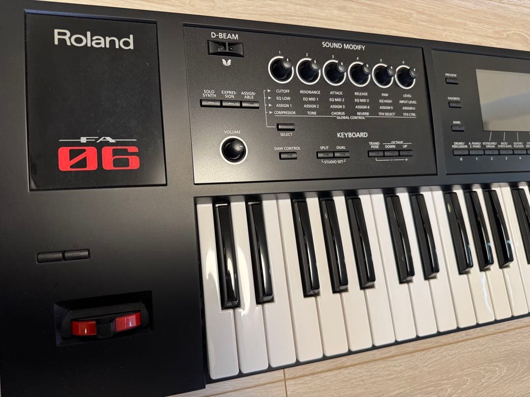 Roland FA-06 シンセサイザー