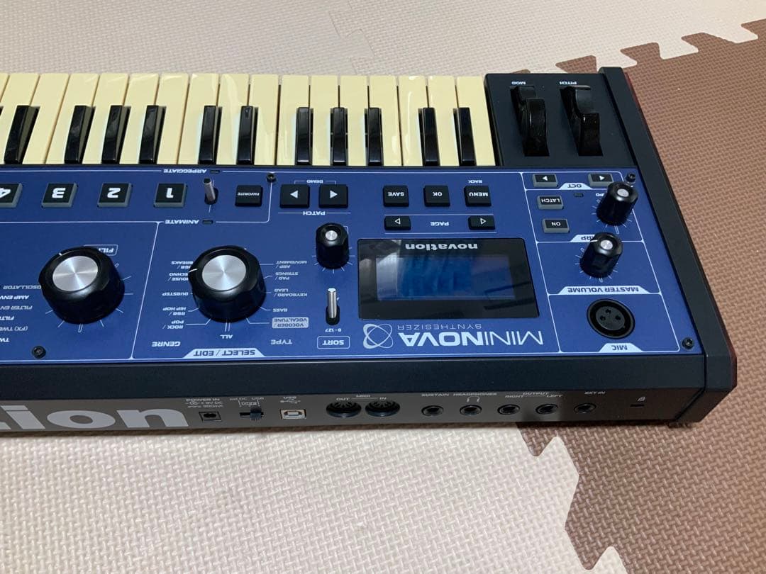 Novation MININOVA シンセサイザー 通電確認のみ 現状品