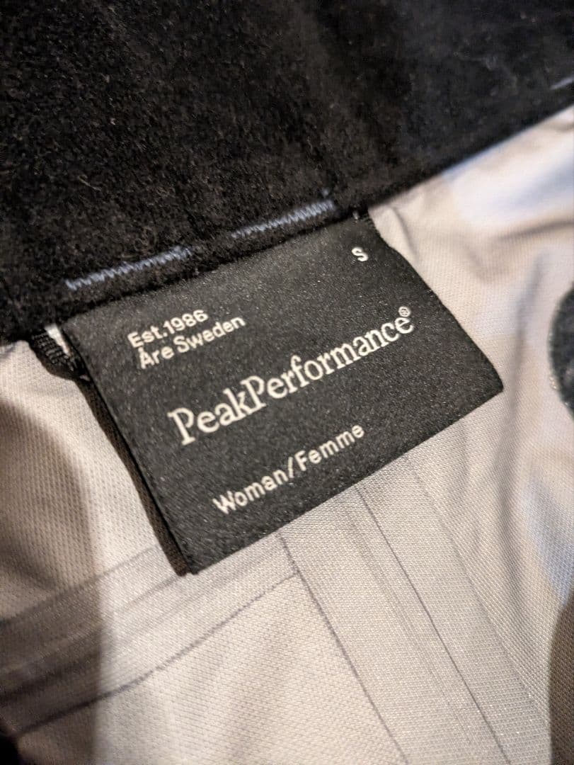 R&D Peak Performance　women s GORE-TEX