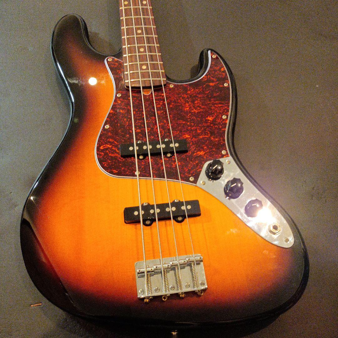 Squier J Bass サンバースト ベース Fender