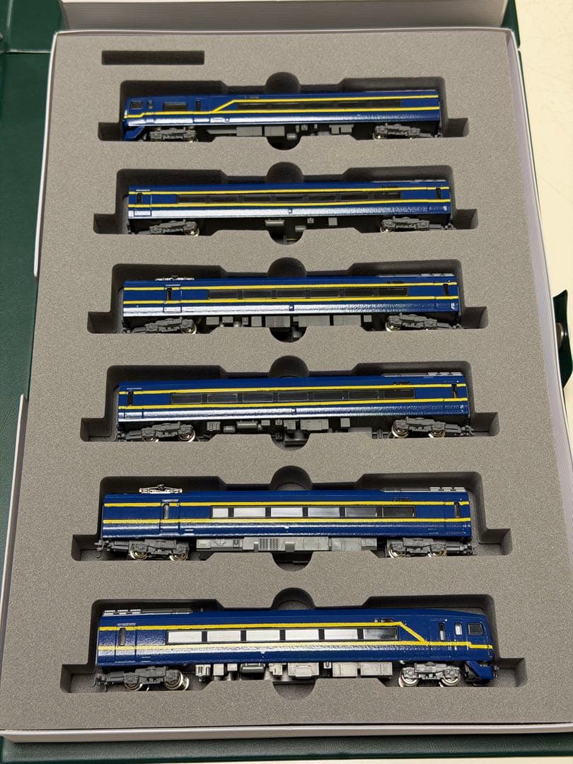 KATO 10-408〝253系1000番台　日光・きぬがわ号〟現行塗装＆新塗装