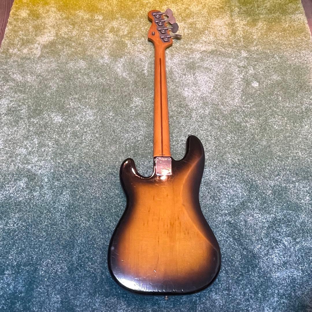 Fender Japan ベース(ケース付)