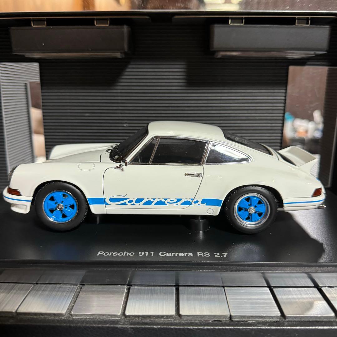 絶版未展示品オートアート1/18ポルシェ911 カレラ RS 2.7 1973