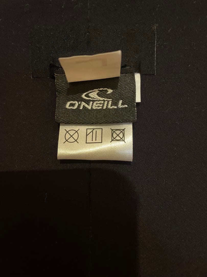 O'Neill セミドライショートチェストジップ新品(価格相談受けます)