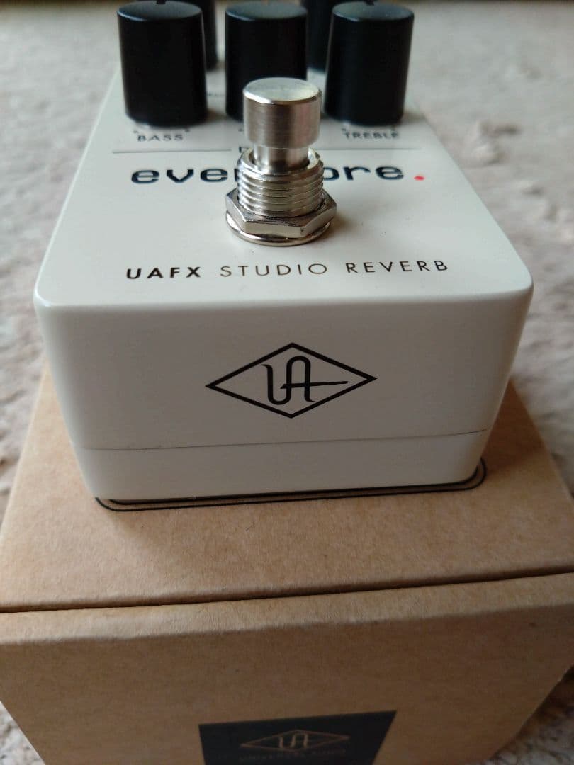 UAFX Studio Reverb ever moreギターエフェクター