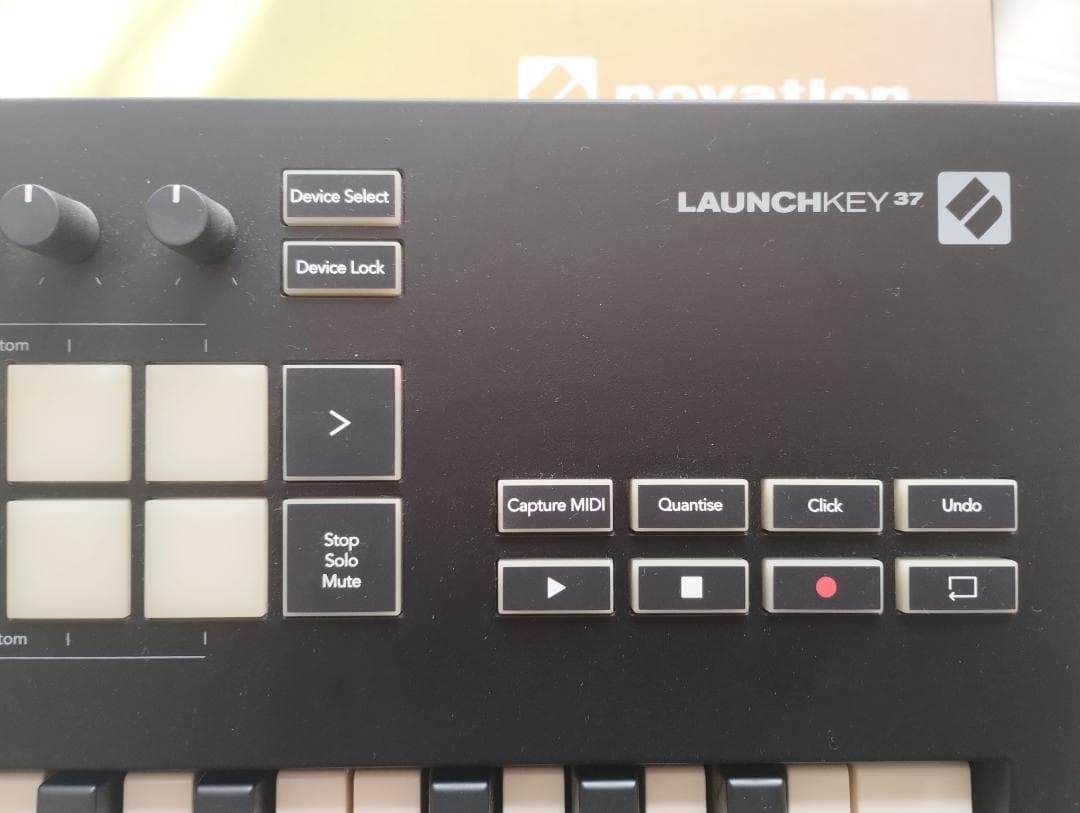 NOVATION / Launchkey 37 MK3 MIDIキーボード