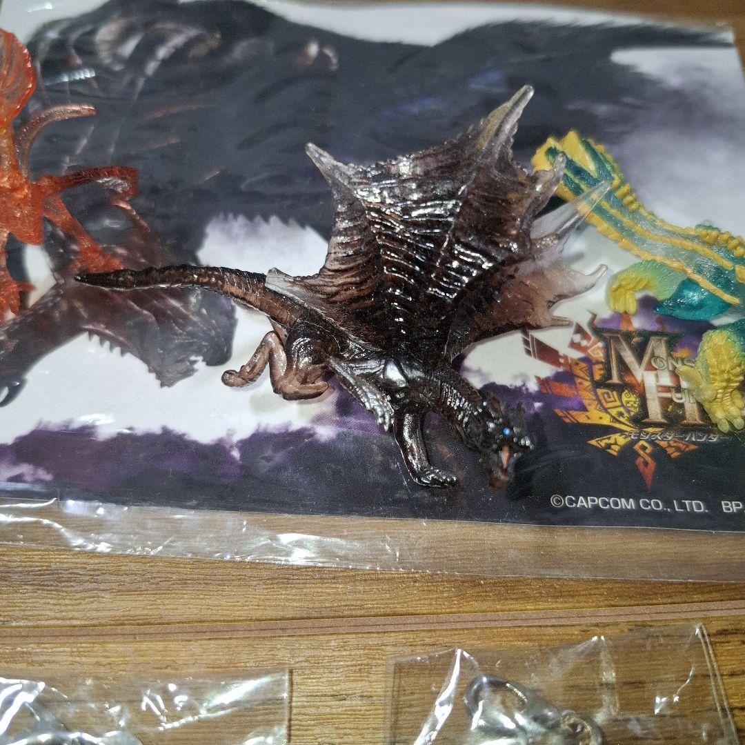 モンスターハンターMONSTERHUNTER　メタルチャームキーホルダーフィギア