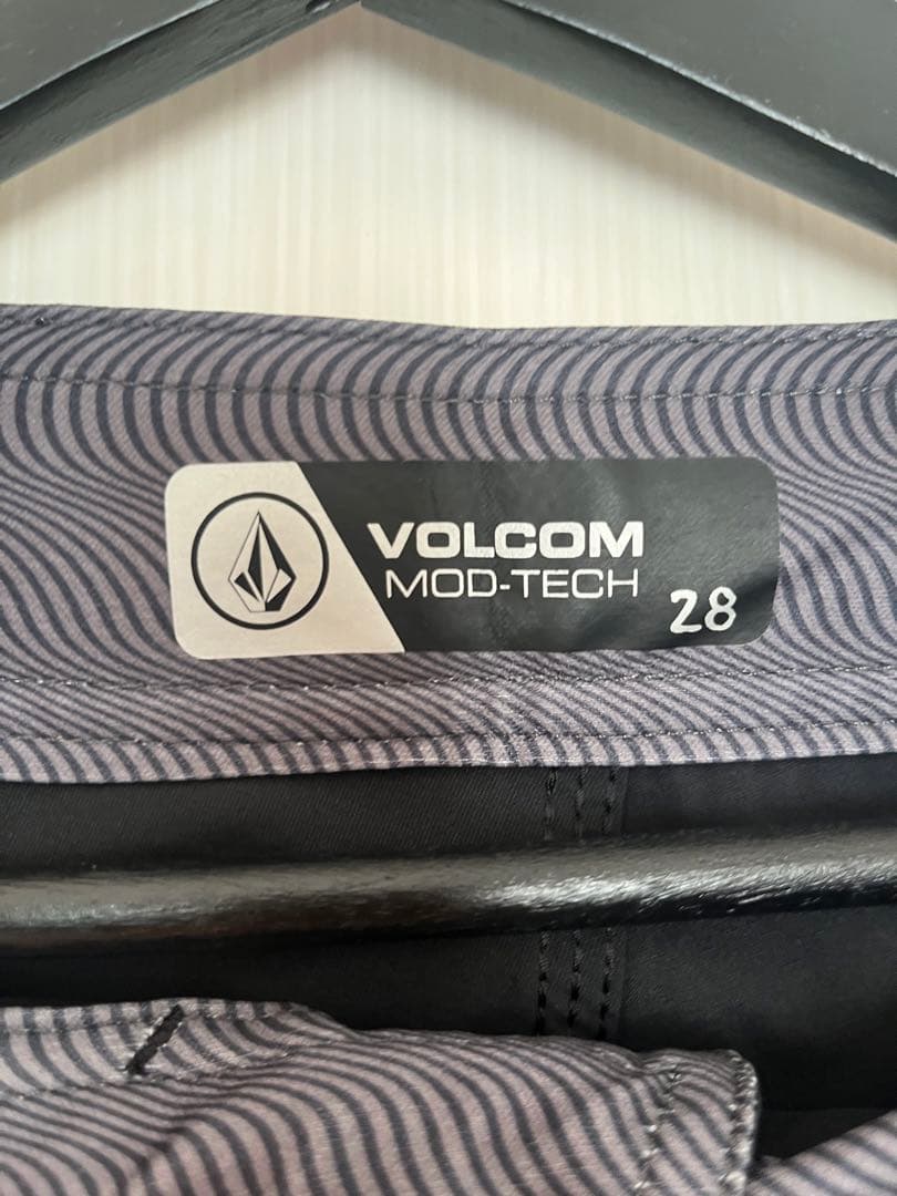 新品　ボルコム　VOLCOM ボードショーツ 水着　サーフパンツ　サーフパンツ