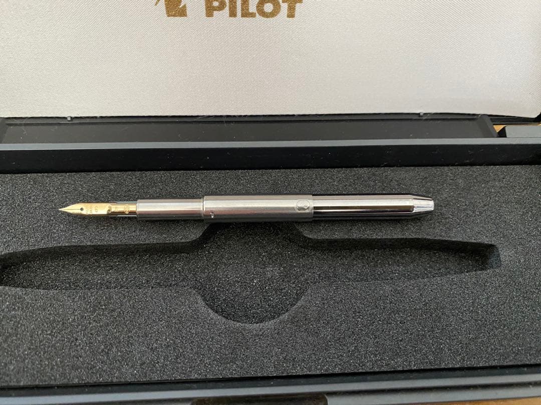 PILOT パイロット 万年筆 キャップレス 100周年記念　株主優待品