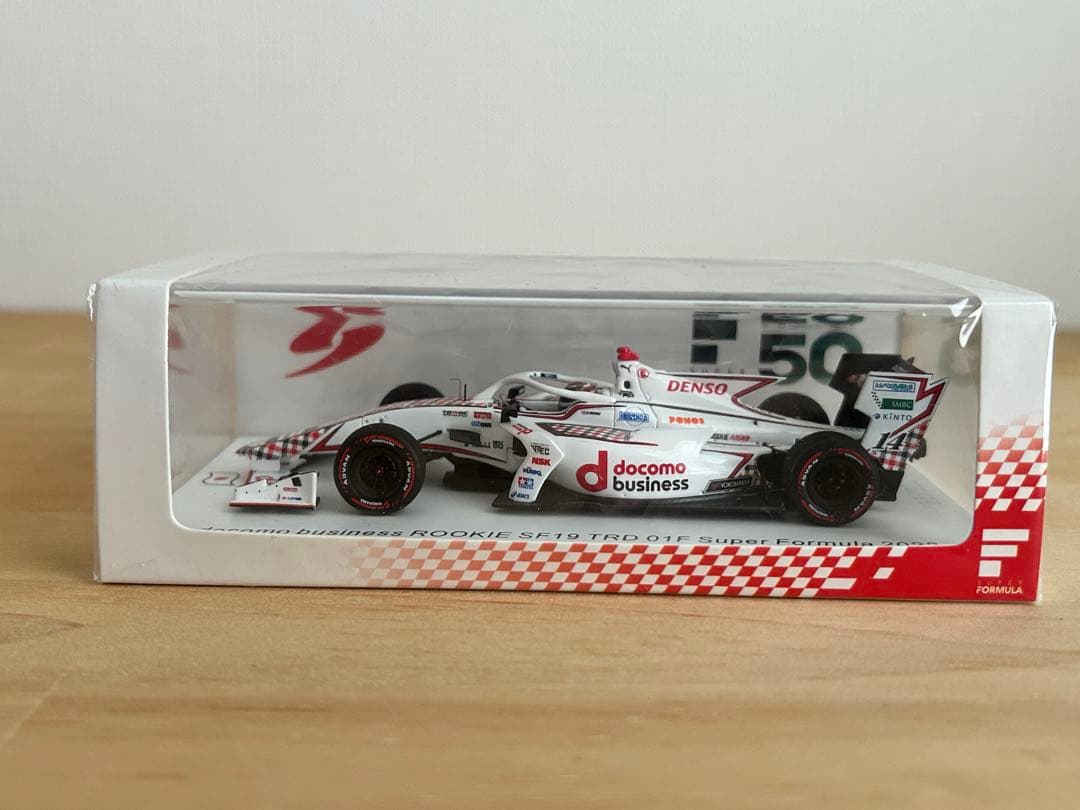 ミニカー 1/43 spark docomo bussiness ROOKIE SF19