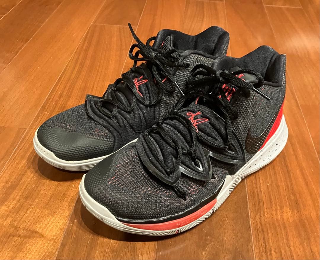 【NIKE】Kyrie 5 ブラック/レッド