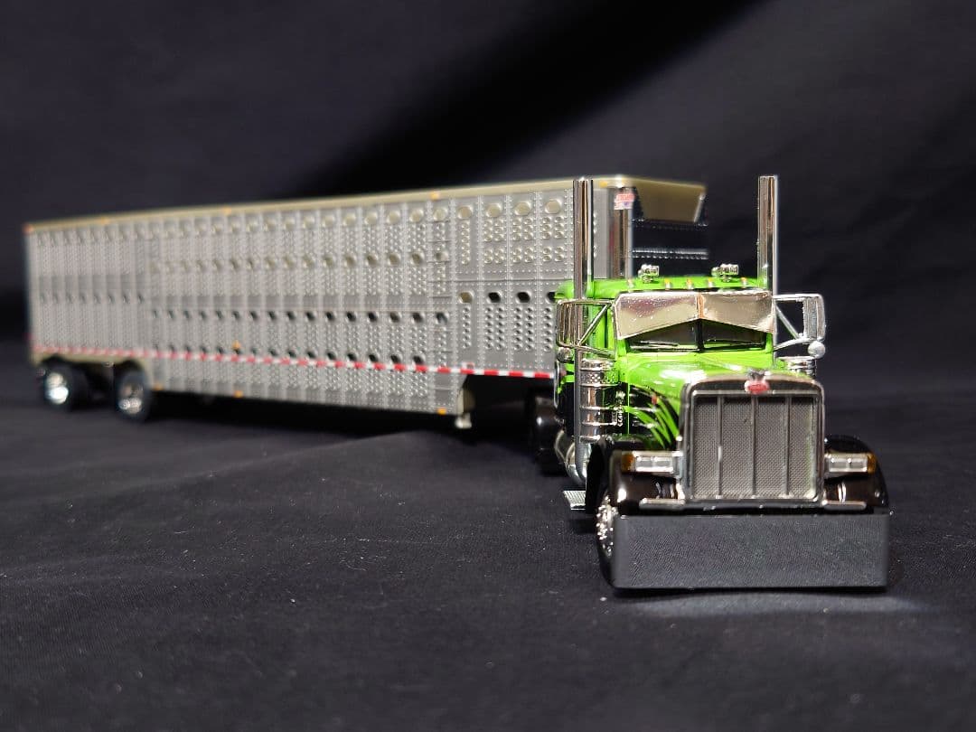 DCP1/64ミニカー Peterbilt379アメリカトラック野郎