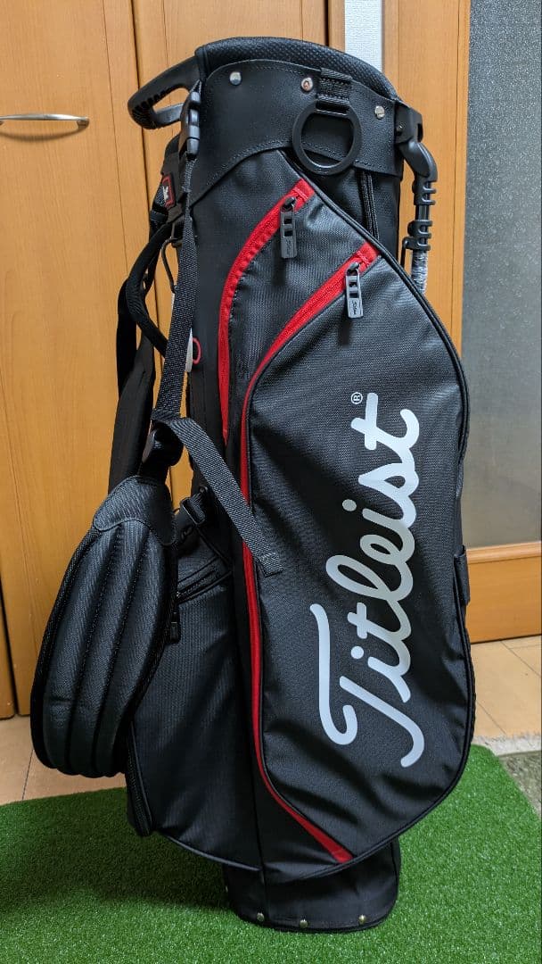 新品同様 タイトリスト Titleist スタンドキャディバッグ 黒/赤