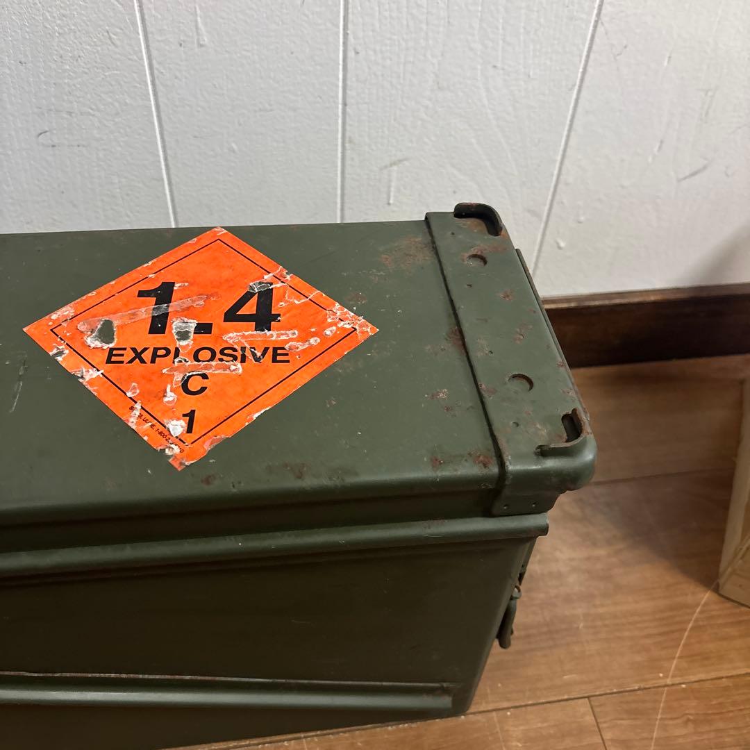 米軍　実物　AMMO BOX 40mm 32CARTRIDGES 弾薬箱