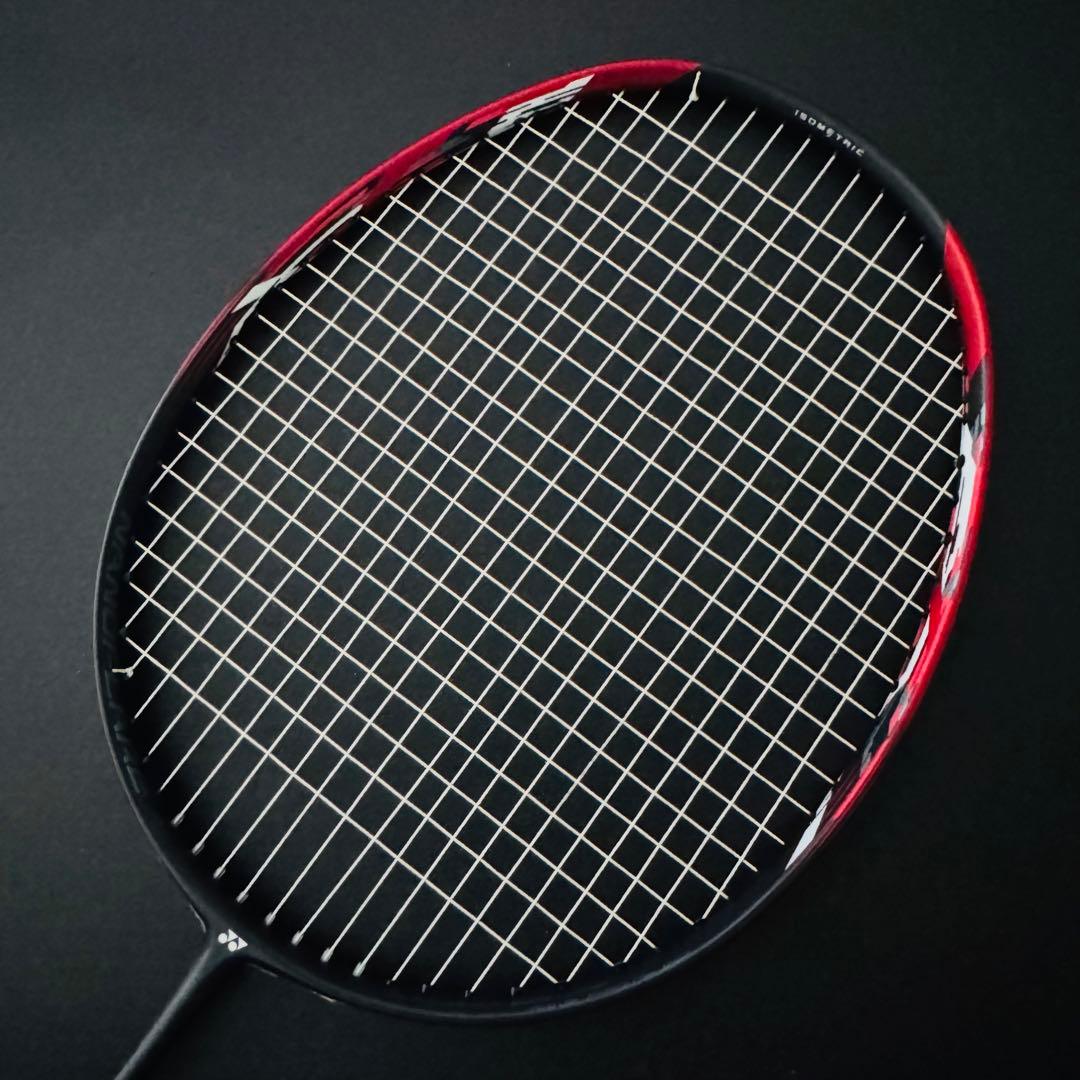 【美品】YONEX ナノフレア700 バドミントンラケット 5UG6