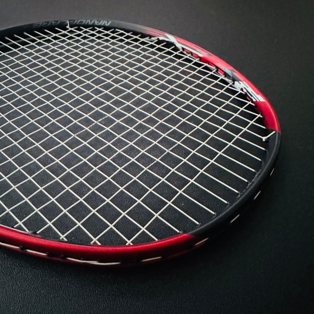 【美品】YONEX ナノフレア700 バドミントンラケット 5UG6