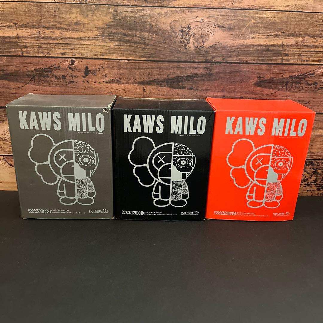 エイプ　bape フィギュア　kaws kaws milo