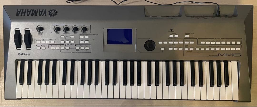 YAMAHA MM6 シンセサイザー 本体とケース