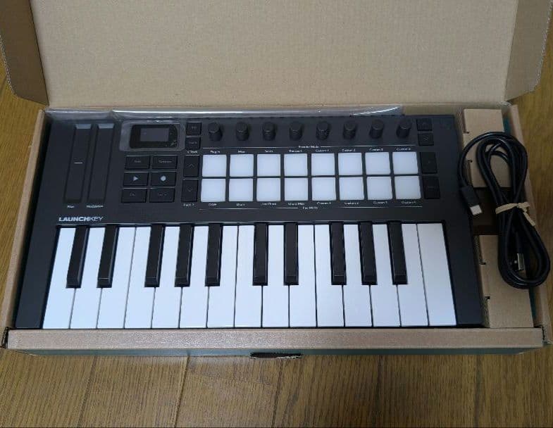【美品】Launchkey Mini 25 mk4 MIDI キーボード