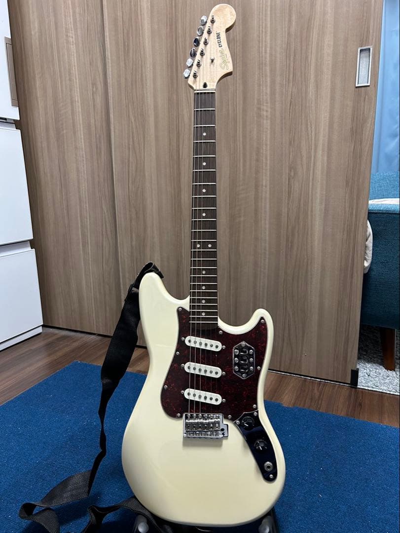 Squier CYCLONE サイクロン エレキギター/パールホワイト