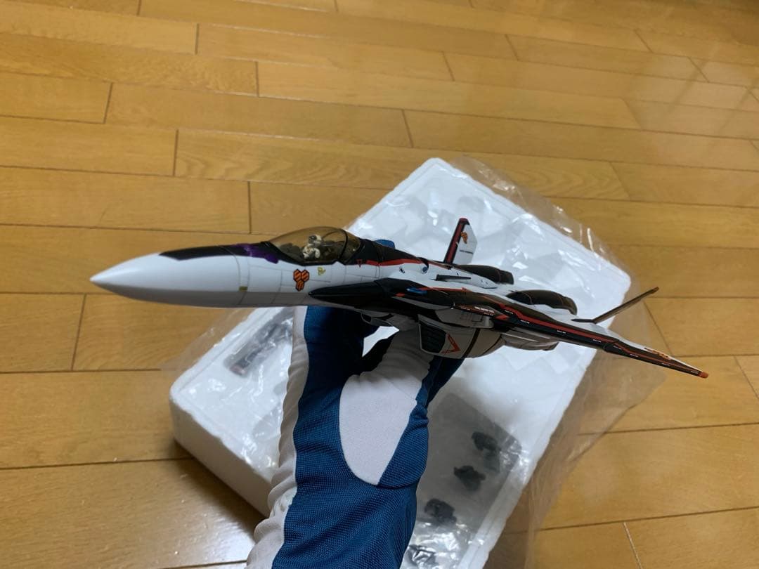 【中古品】バンダイ DX超合金 YF-30 クロノス