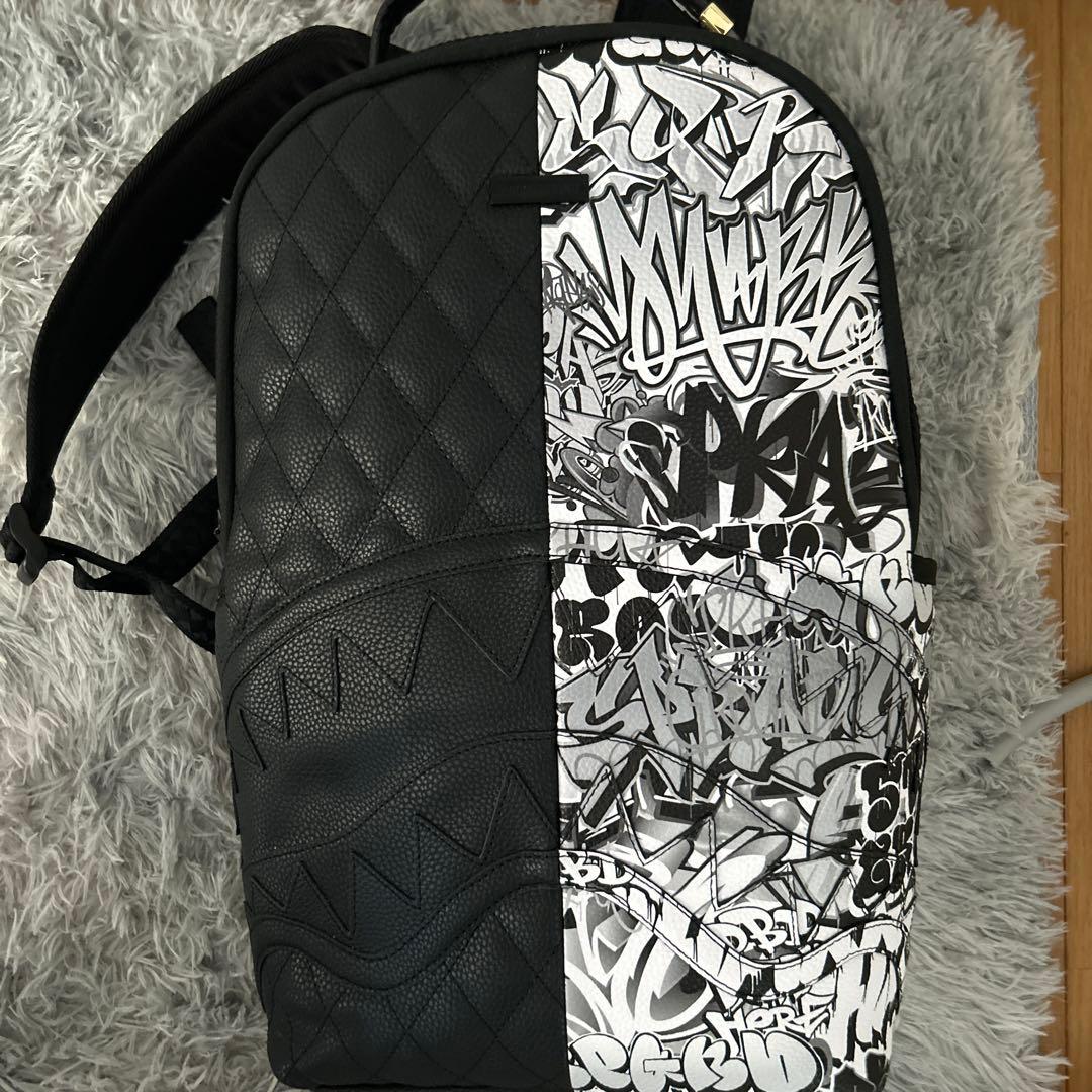 【美品】SPRAYGROUND ハーフデザイン バックパック ブラック×モノクロ