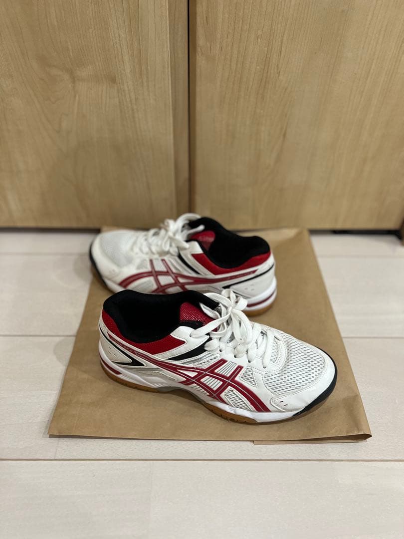 asics バレーボールシューズ　24.5cm