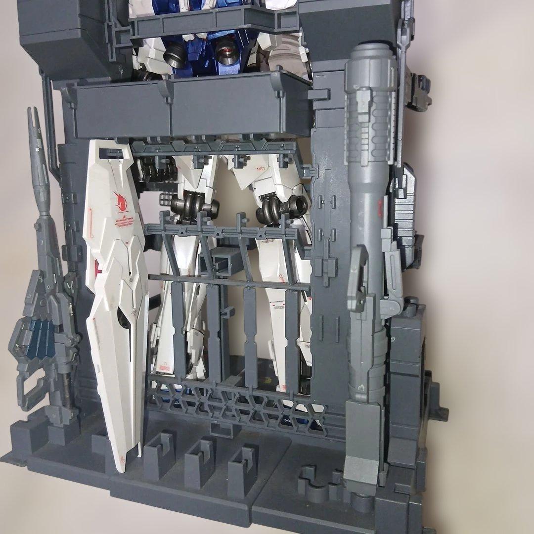 バンダイ　MG　ユニコーンガンダム+MS CAGE　ガンプラ　完成品
