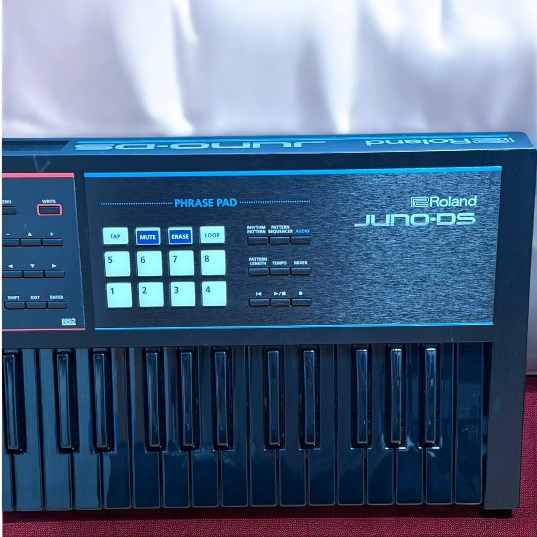 美品 希少限定カラー ローランド JUNO-DS61B 61鍵盤 シンセサイザー