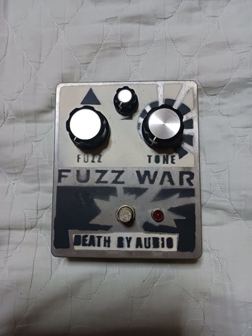 Death By Audio Fuzz War ギターエフェクター