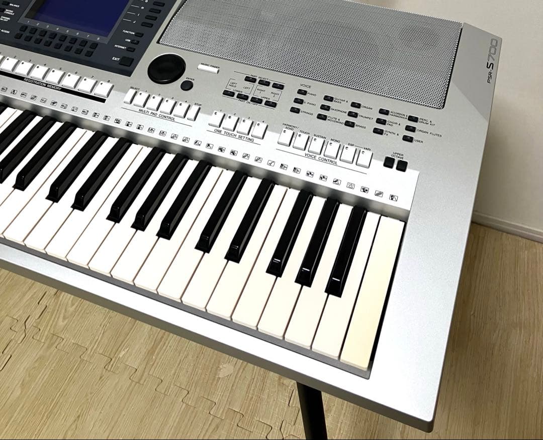 美品 送料無料 動作保証 YAMAHA PSR-S700 ポータブルキーボード