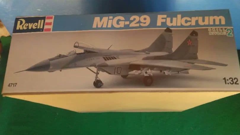レベル1/32 MiG-29 フルクライム 1:32