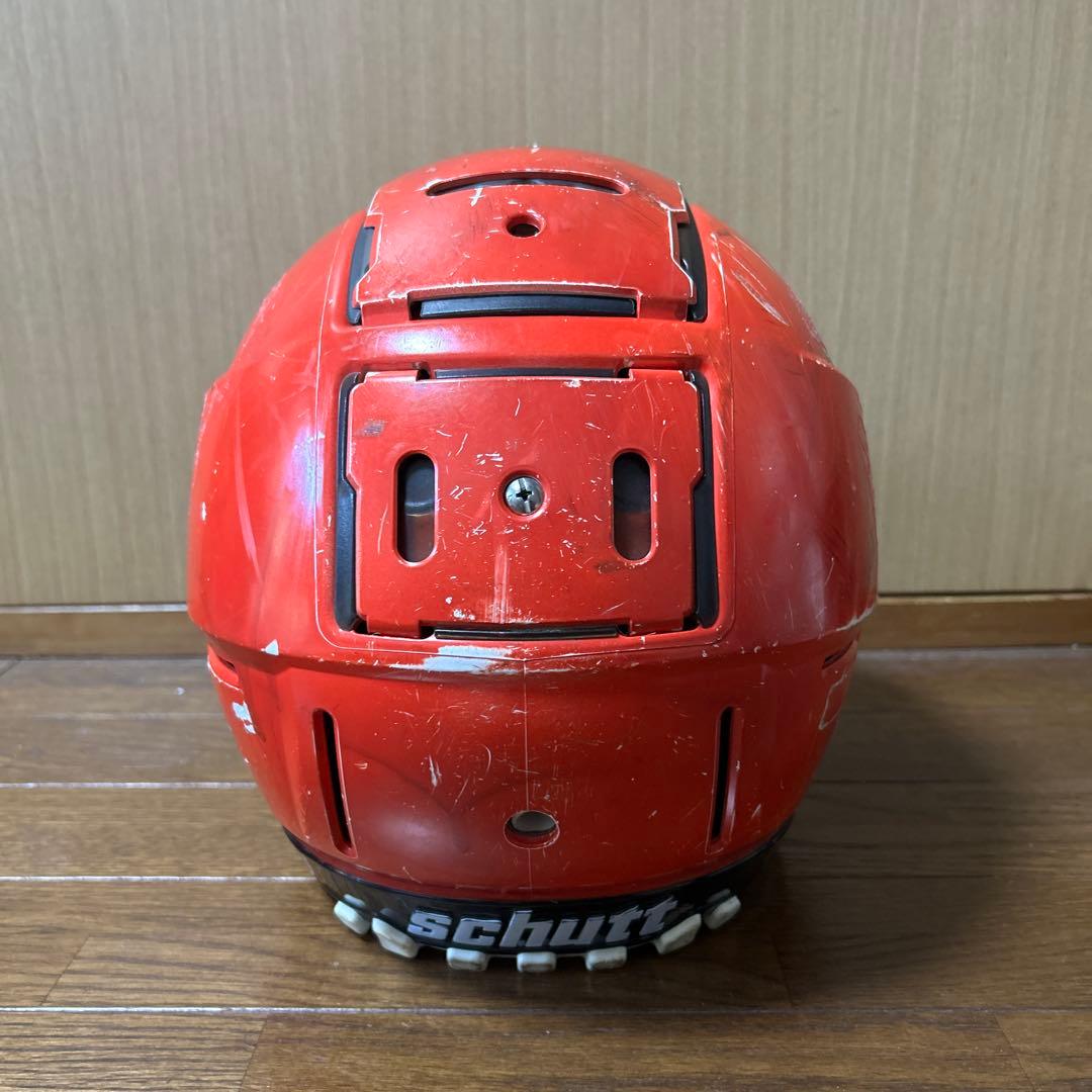 アメリカンフットボールヘルメット　Schutt F7