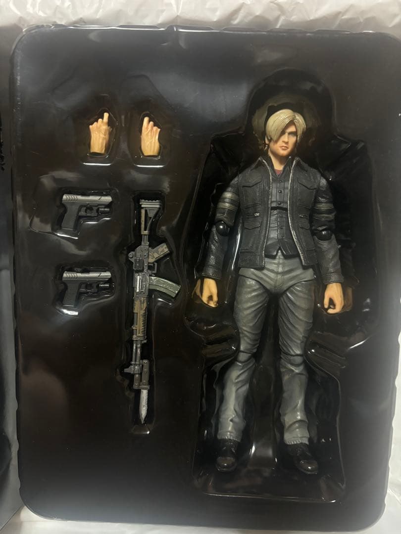 BIOHAZARD PLAY ARTS KAI レオン・S・ケネディ