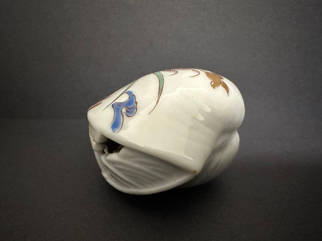 【根付(netsuke)】陶器　色絵烏葦蛇籠文蛤龍宮根付　江戸時代